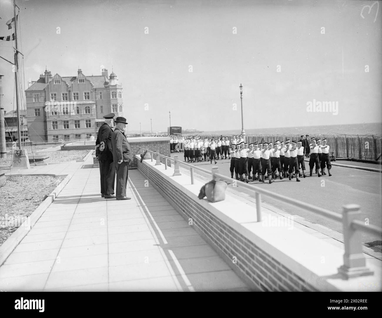 NEW ZEALANDS HIGH COMMISSIONER VISITS HMS KING ALFRED. 20 AUGUST 1942 ...