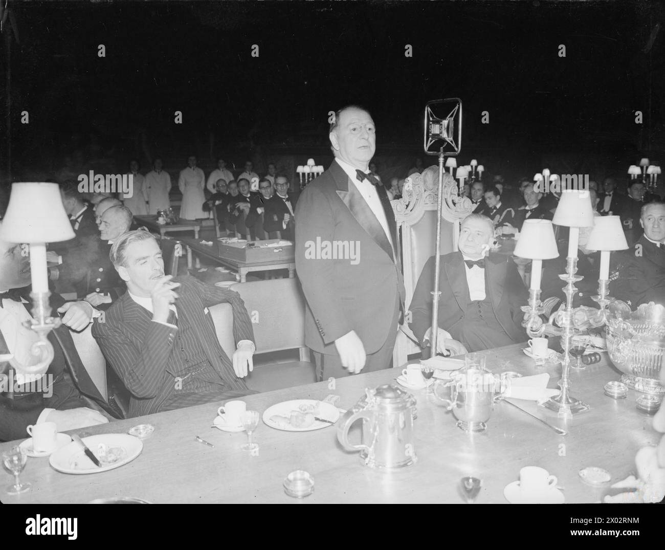 Colonel Frank Knox, US Navy Secretary, attended a dinner at the Royal ...