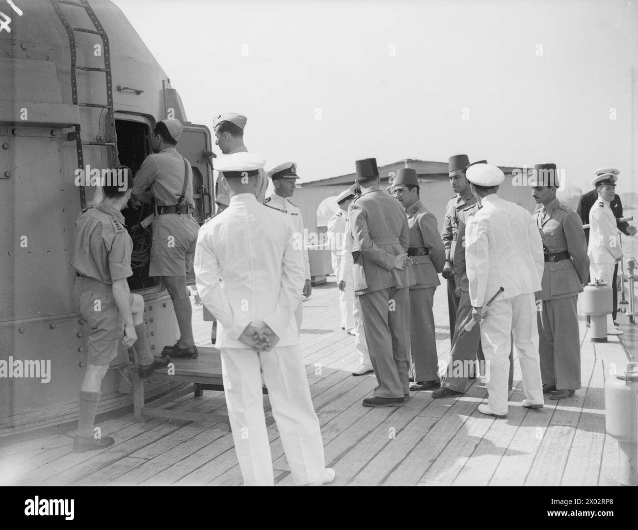 EGYPTIAN ARMY OFFICERS VISIT HMS CLEOPATRA. 7 MAY 1942, ALEXANDRIA. A ...