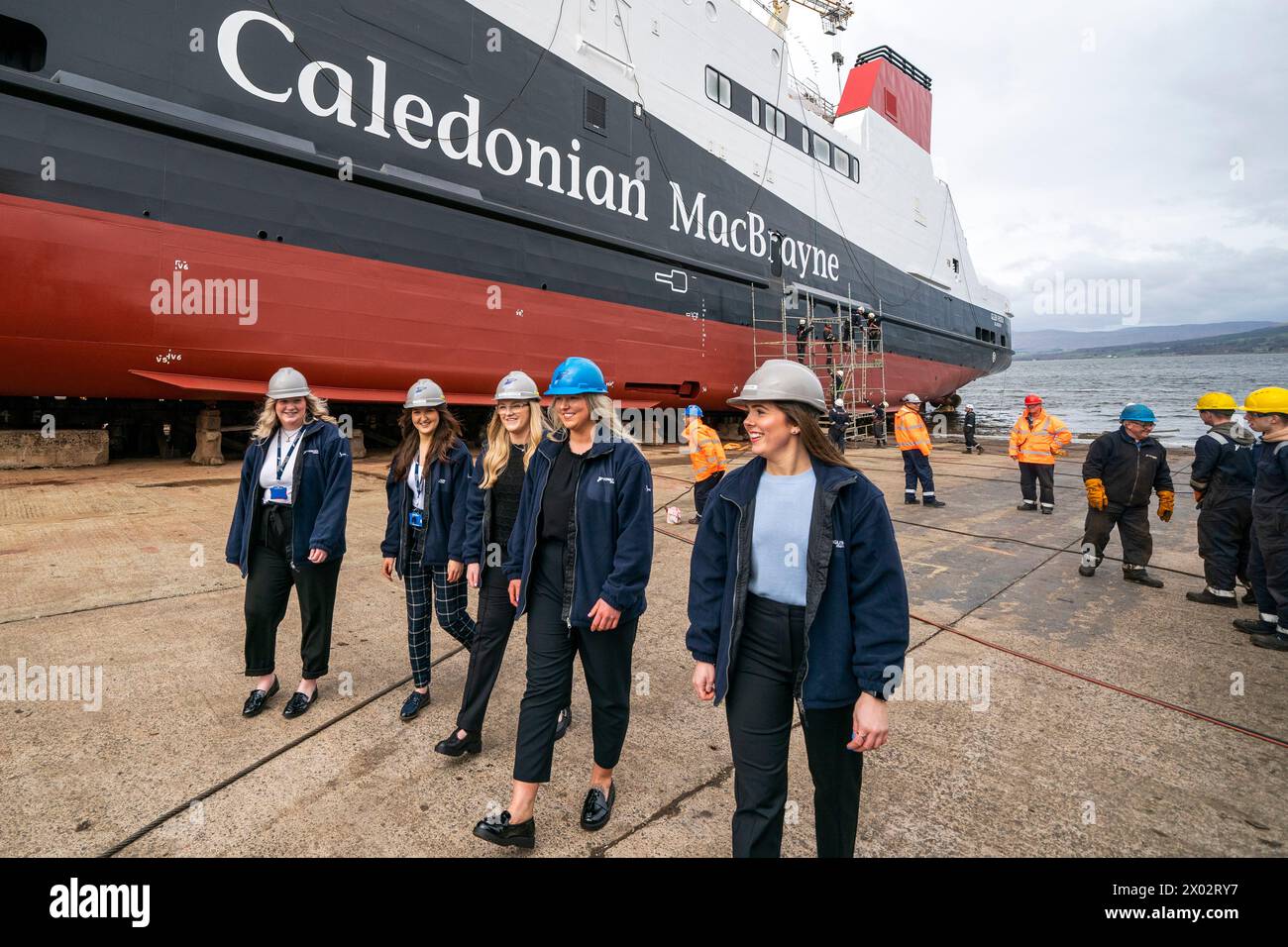 Apprentice shipbuilders alongside the MV Glen Rosa before it is ...