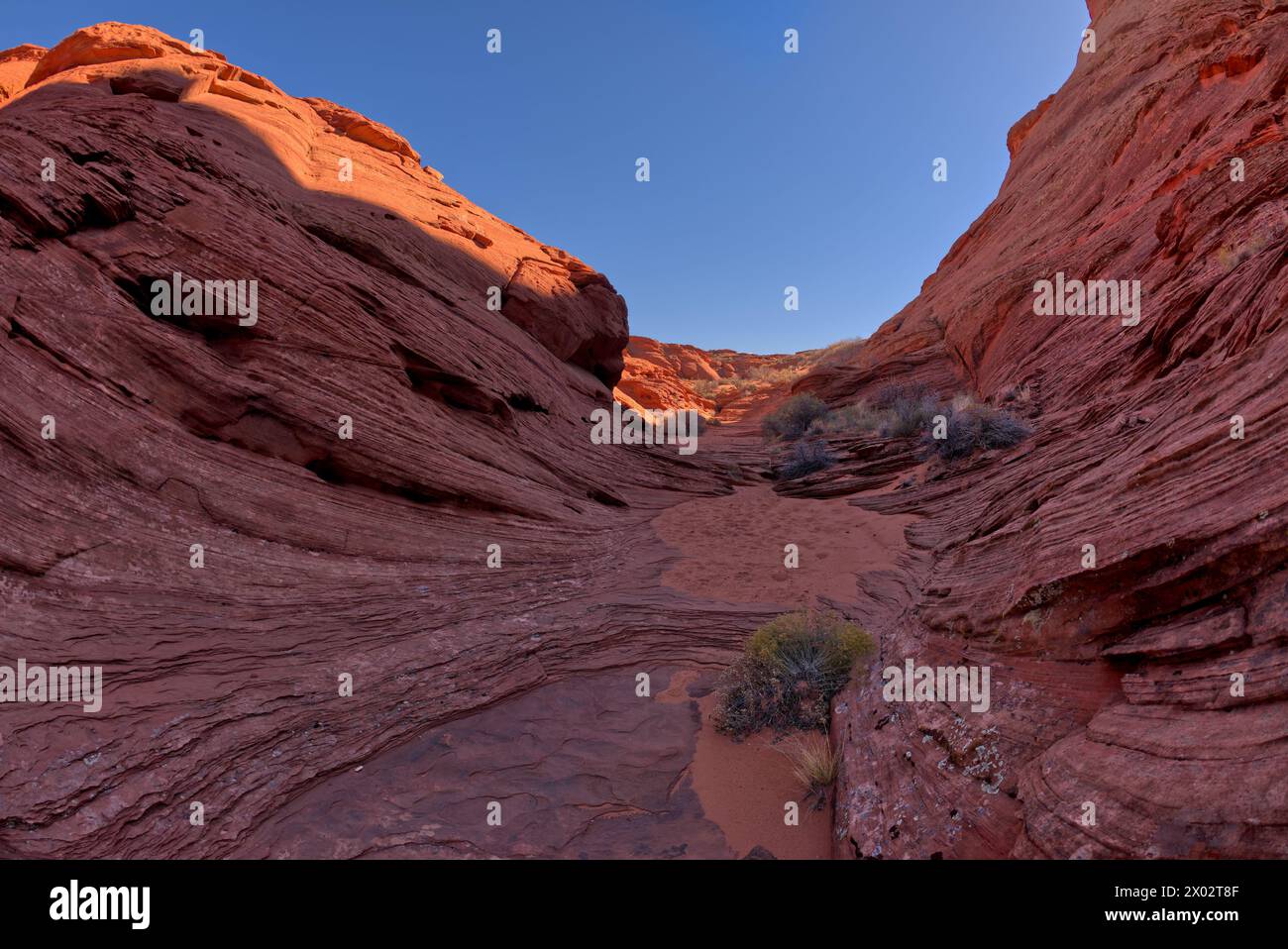 The pathway into a spur canyon just north of the main overlook of ...