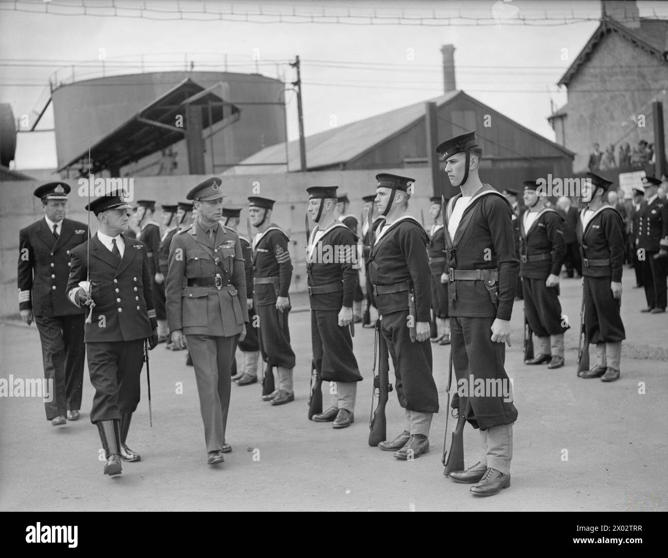 KING AND QUEEN VISIT NAVAL BASE AT LARNE, NORTHERN IRELAND. 26 JUNE ...
