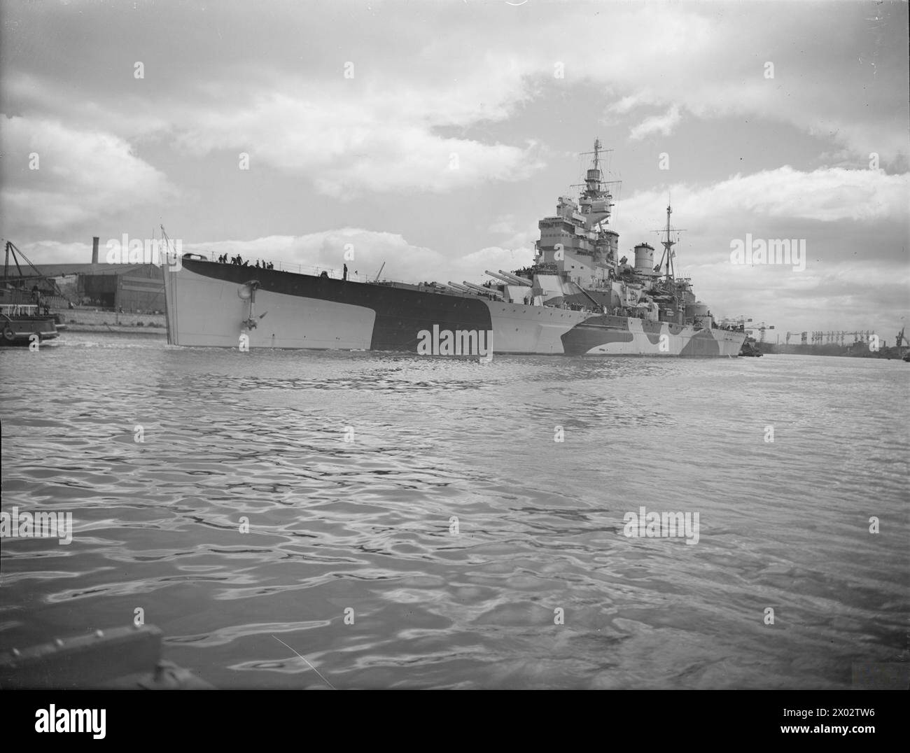 HMS HOWE, BRITAIN'S LATEST BATTLESHIP. GLASGOW, JULY 1942. - View from ...