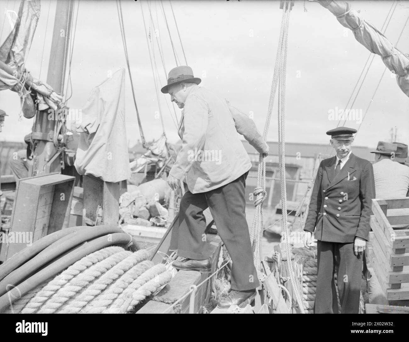 BRITAIN'S VOLUNTEER FERRY CREWS. 18 AUGUST 1943, PLYMOUTH. MEN OF THE ...