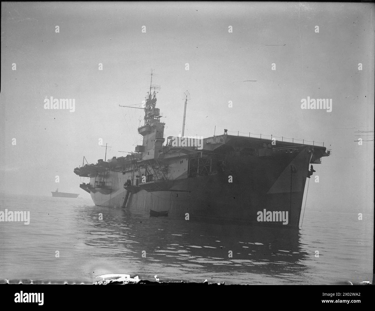 THE ROYAL NAVY DURING THE SECOND WORLD WAR - HMS HUNTER at anchor at ...