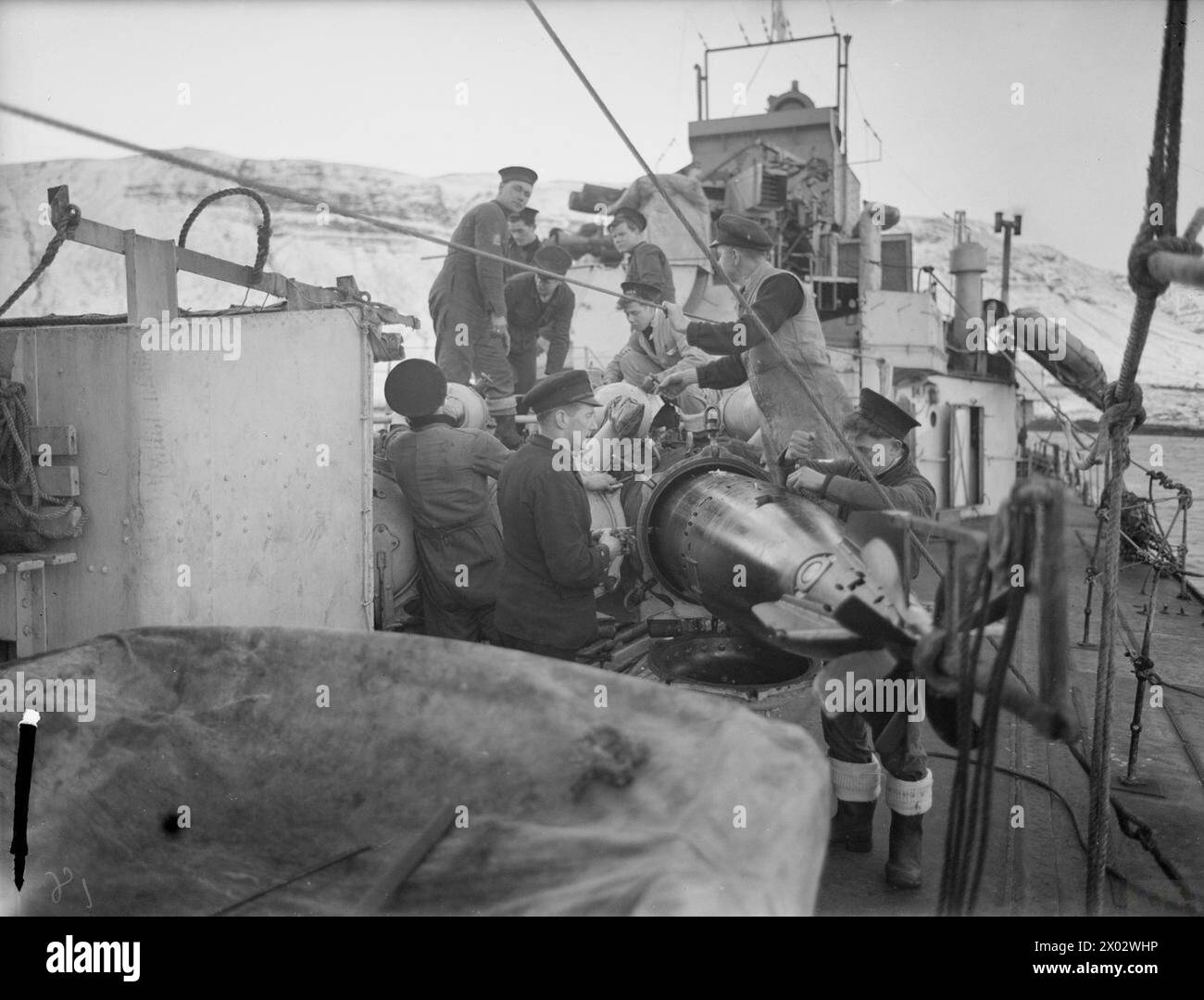 ON BOARD THE DESTROYER HMS ESKIMO. 1942, DURING HOME FLEET OPERATIONS ...