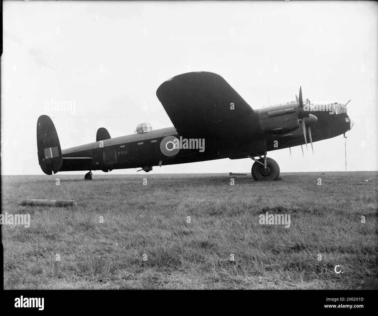 AIRCRAFT OF THE ROYAL AIR FORCE, 1939-1945: AVRO 683 LANCASTER ...