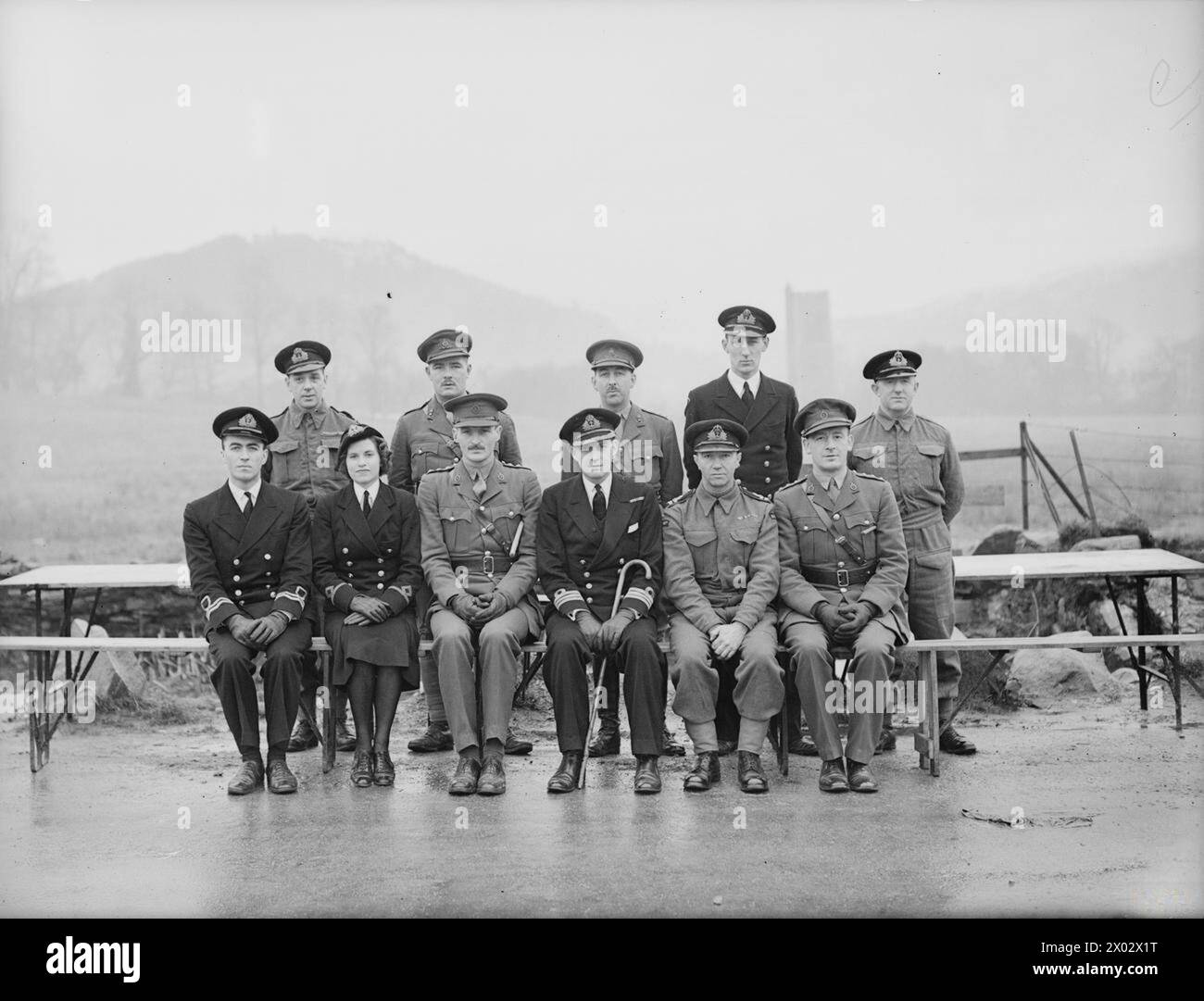 GROUP PHOTOGRAPHS AT A COMBINED SIGNAL SCHOOL. 28 JANUARY 1942 ...