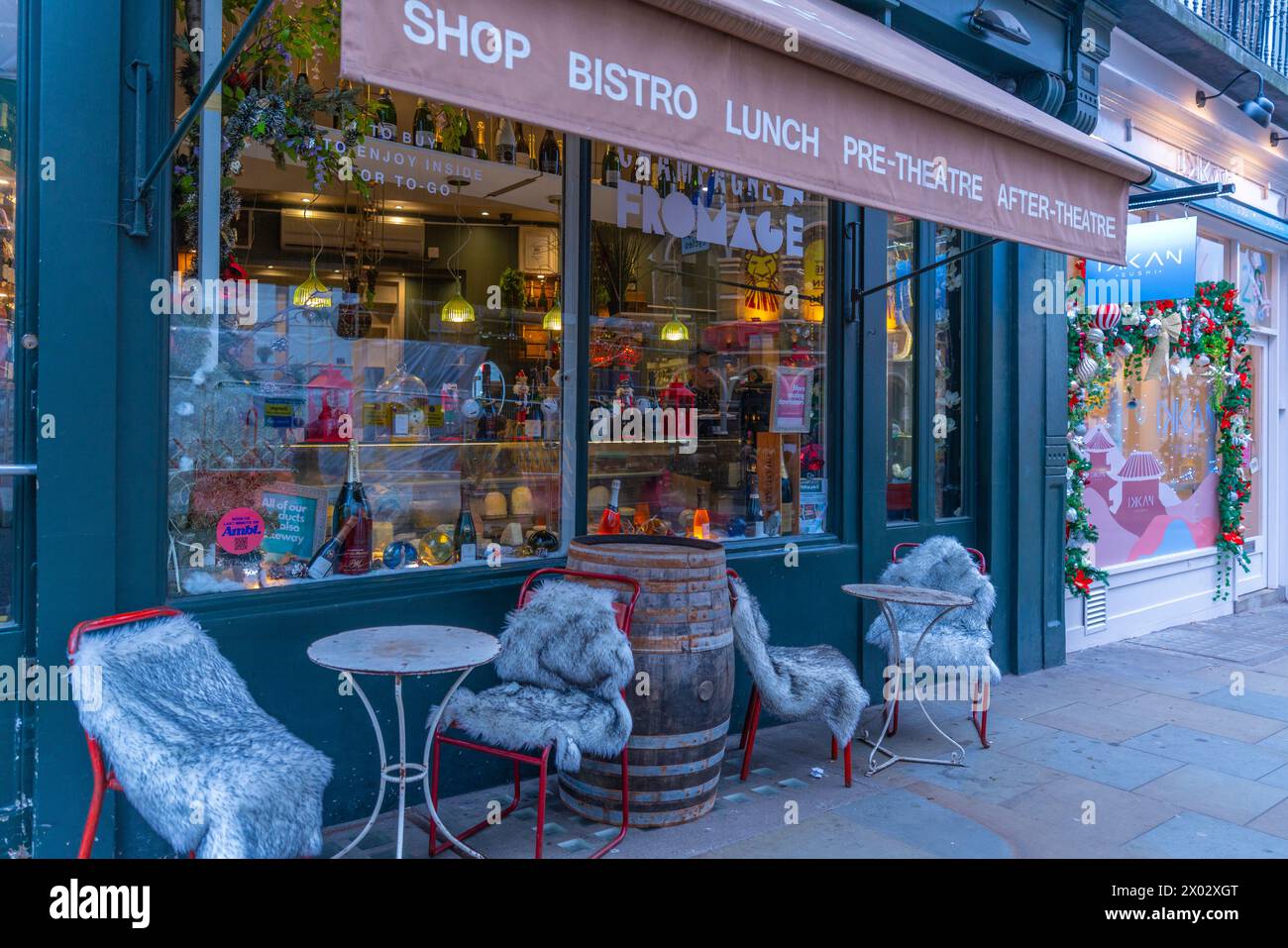 View of cafe at Christmas in Covent Garden, London, England, United ...