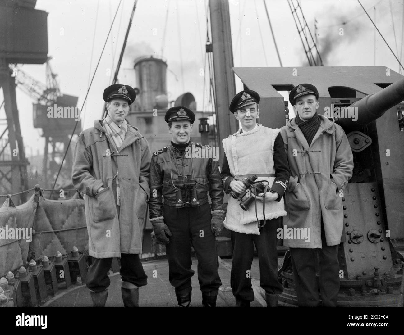 THE TRAWLER HMS TURQUOISE IS AN "E-BOAT" ALLEY VETERAN. 14 JANUARY 1944 ...