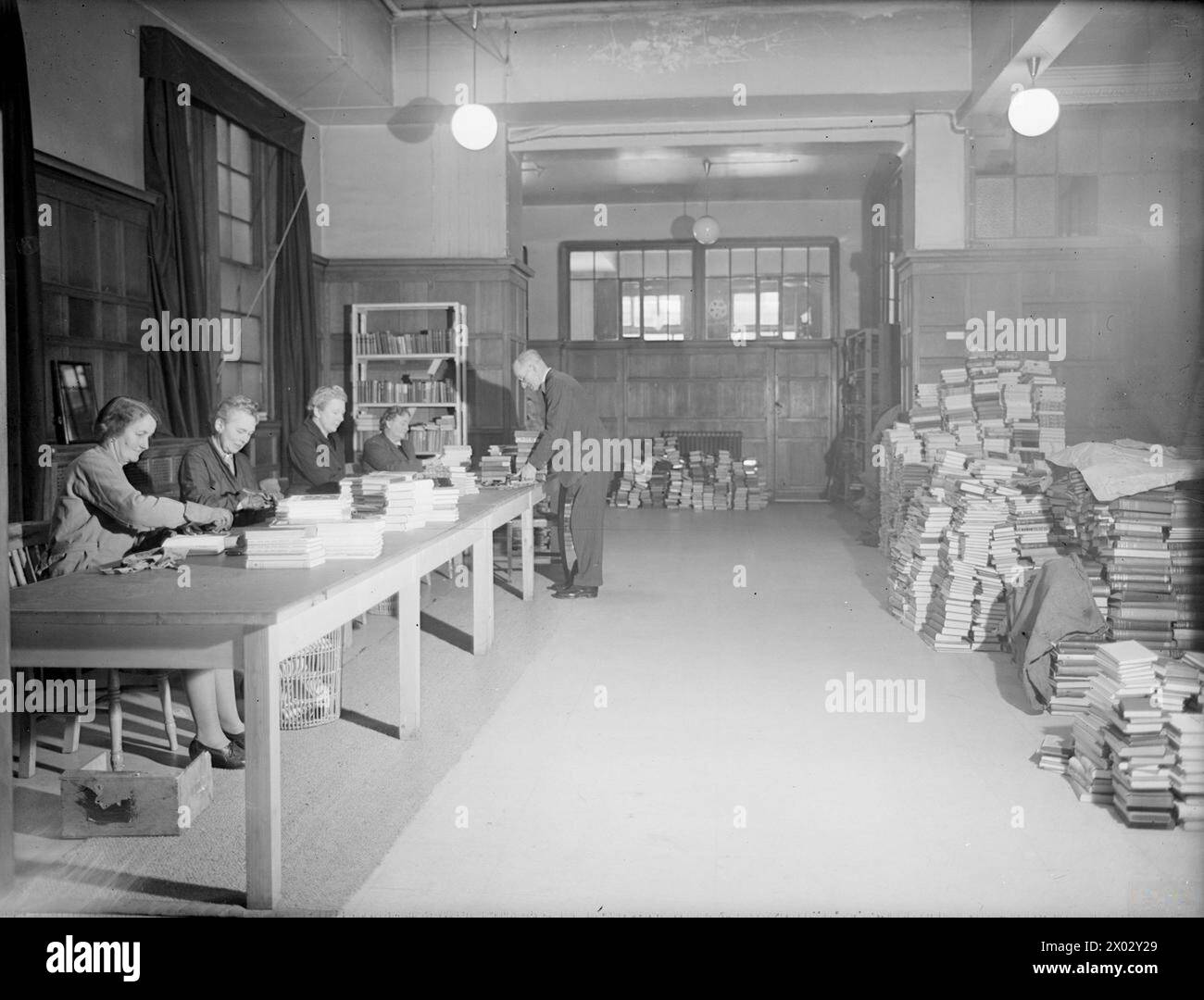 NEW LONDON HEADQUARTERS FOR ROYAL NAVAL WAR LIBRARIES. 3 MAY 1944 ...