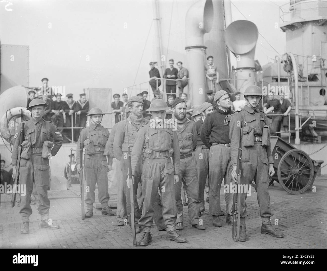 THE BRITISH CORVETTE, HMS DIANTHUS, LANDS PRISONERS FROM A GERMAN U ...