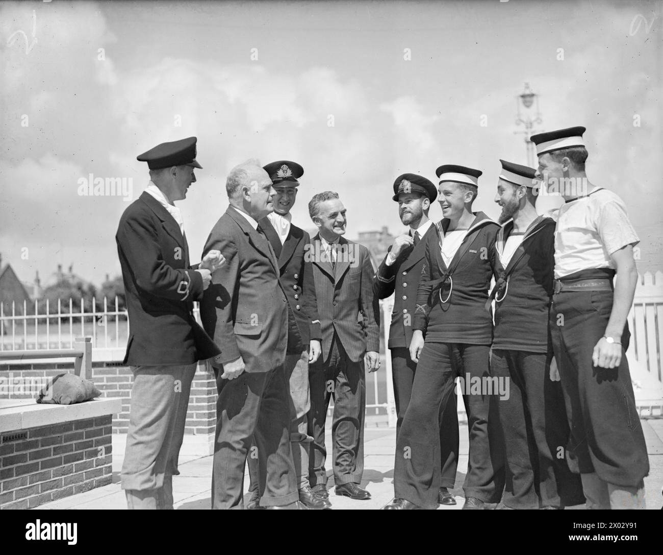 NEW ZEALANDS HIGH COMMISSIONER VISITS HMS KING ALFRED. 20 AUGUST 1942 ...