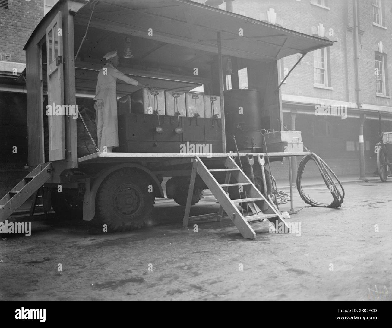 MOBILE KITCHEN. 2 DECEMBER 1941, CHATHAM. ADAMS COOKING RANGE FOR 500 ...