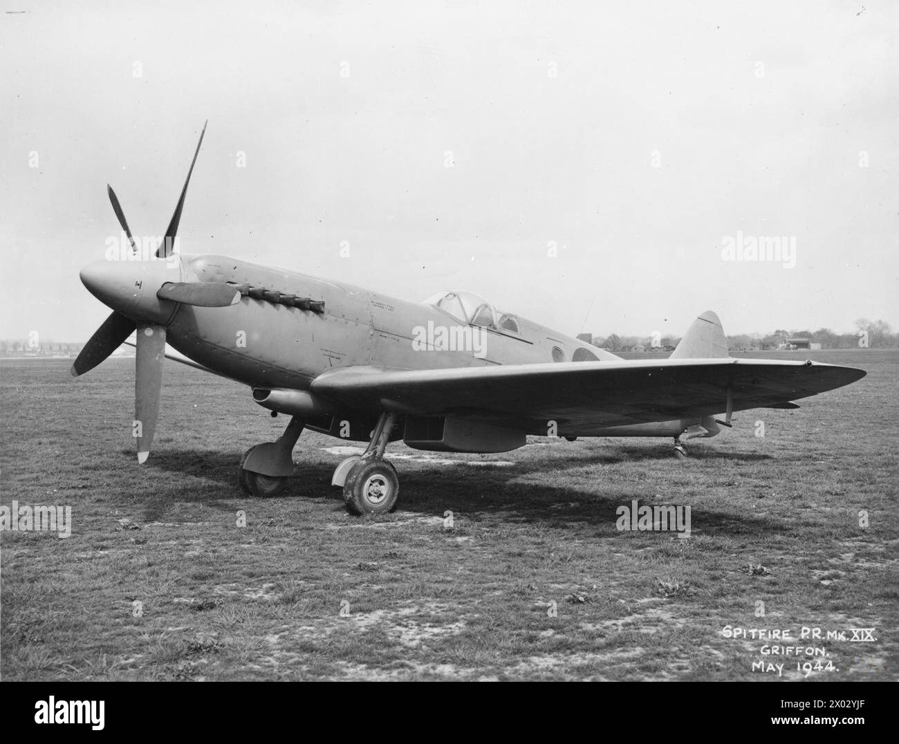 ROYAL AIR FORCE AIRCRAFT OF THE SECOND WORLD WAR - Spitfire PR Mk.19 ...