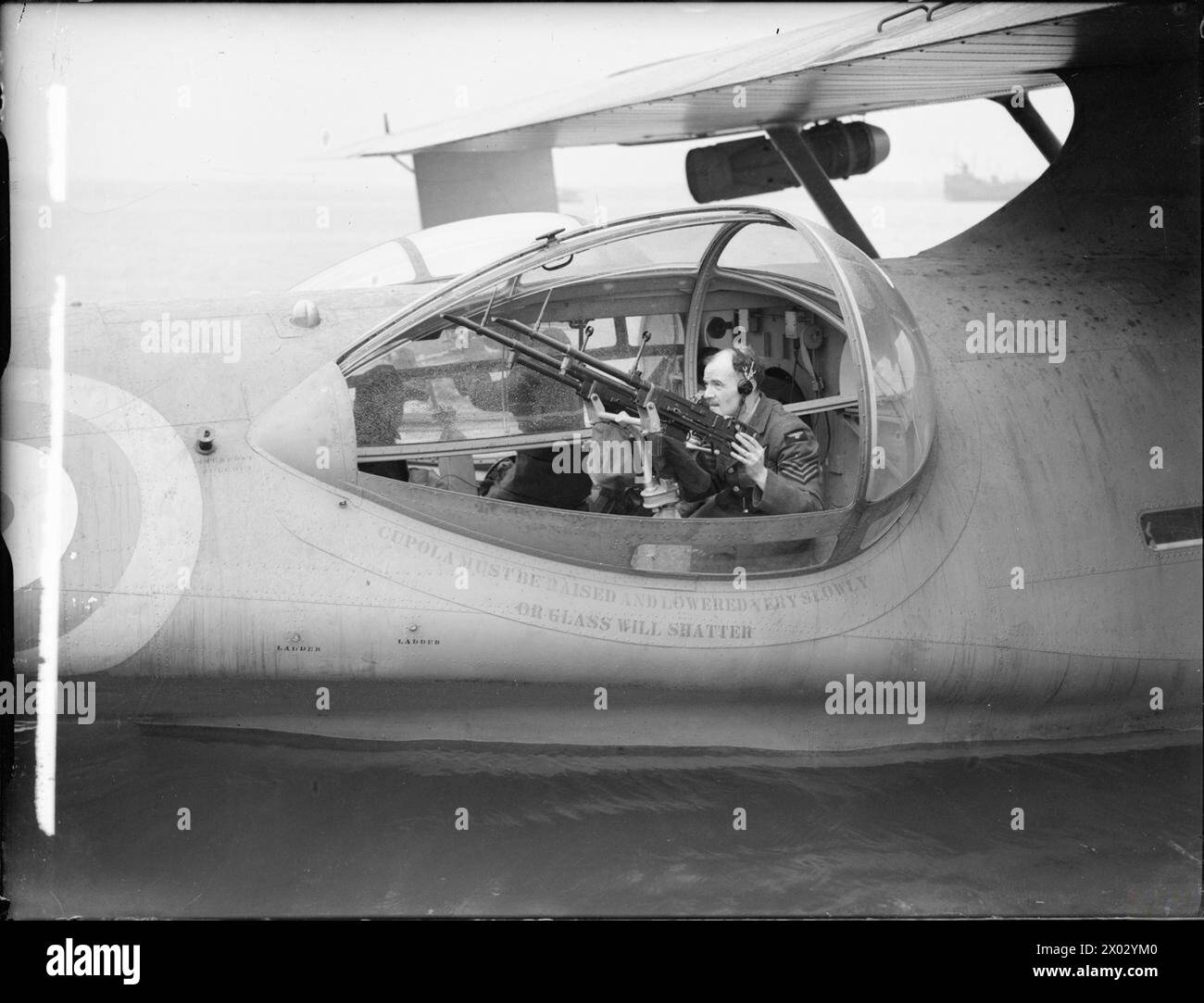 ROYAL AIR FORCE COASTAL COMMAND, 1939-1945. - An air gunner ...