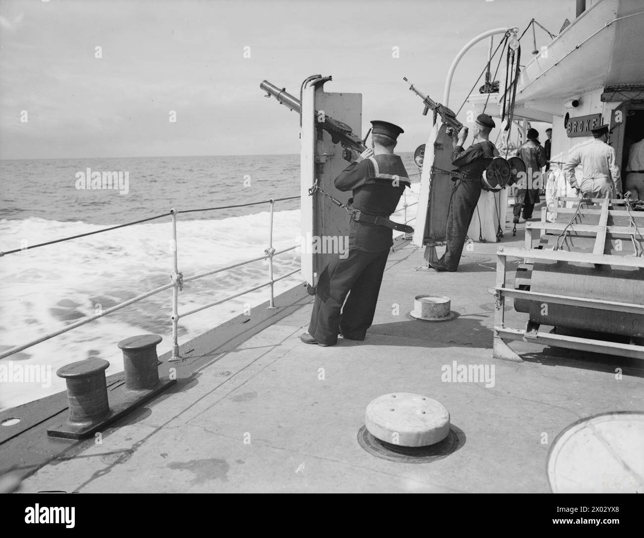 ON BOARD THE ESCORTING DESTROYER HMS BROKE AT SEA. JULY 1941, IN THE WESTERN APPROACHES. - A ...