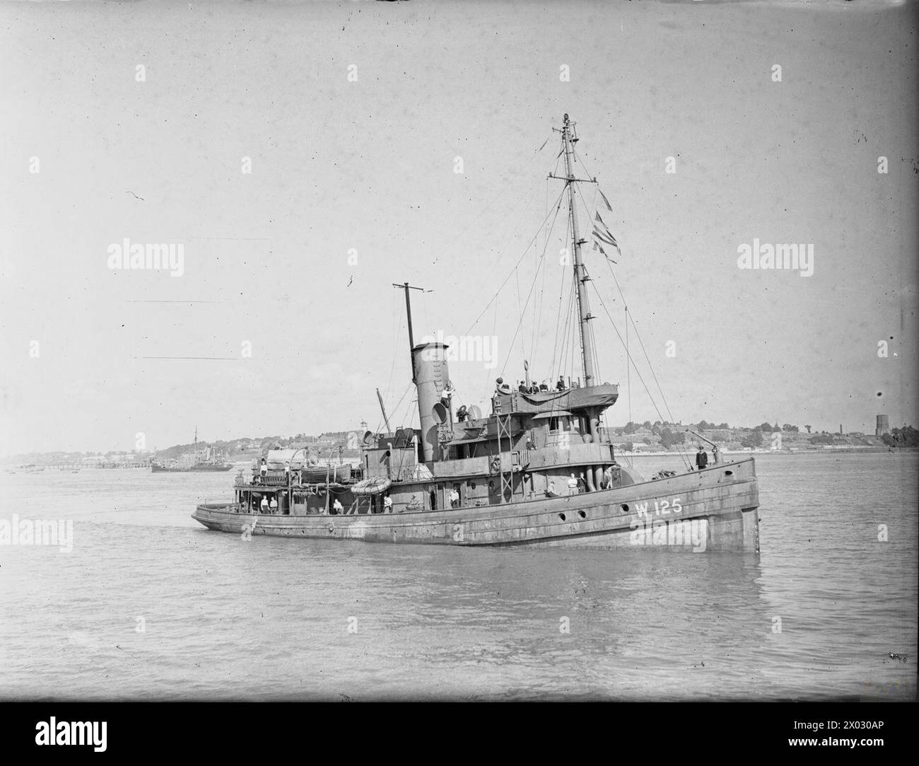 THE ROYAL NAVY DURING THE SECOND WORLD WAR - HM Rescue Tug SEA GIANT ...