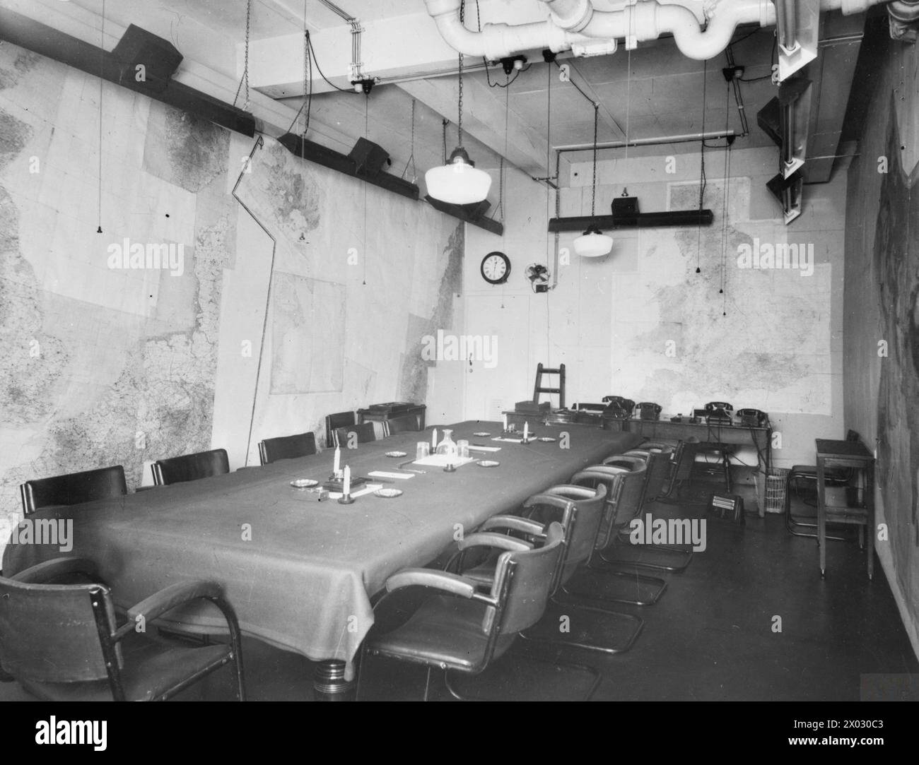 Cabinet wwii hi-res stock photography and images - Alamy