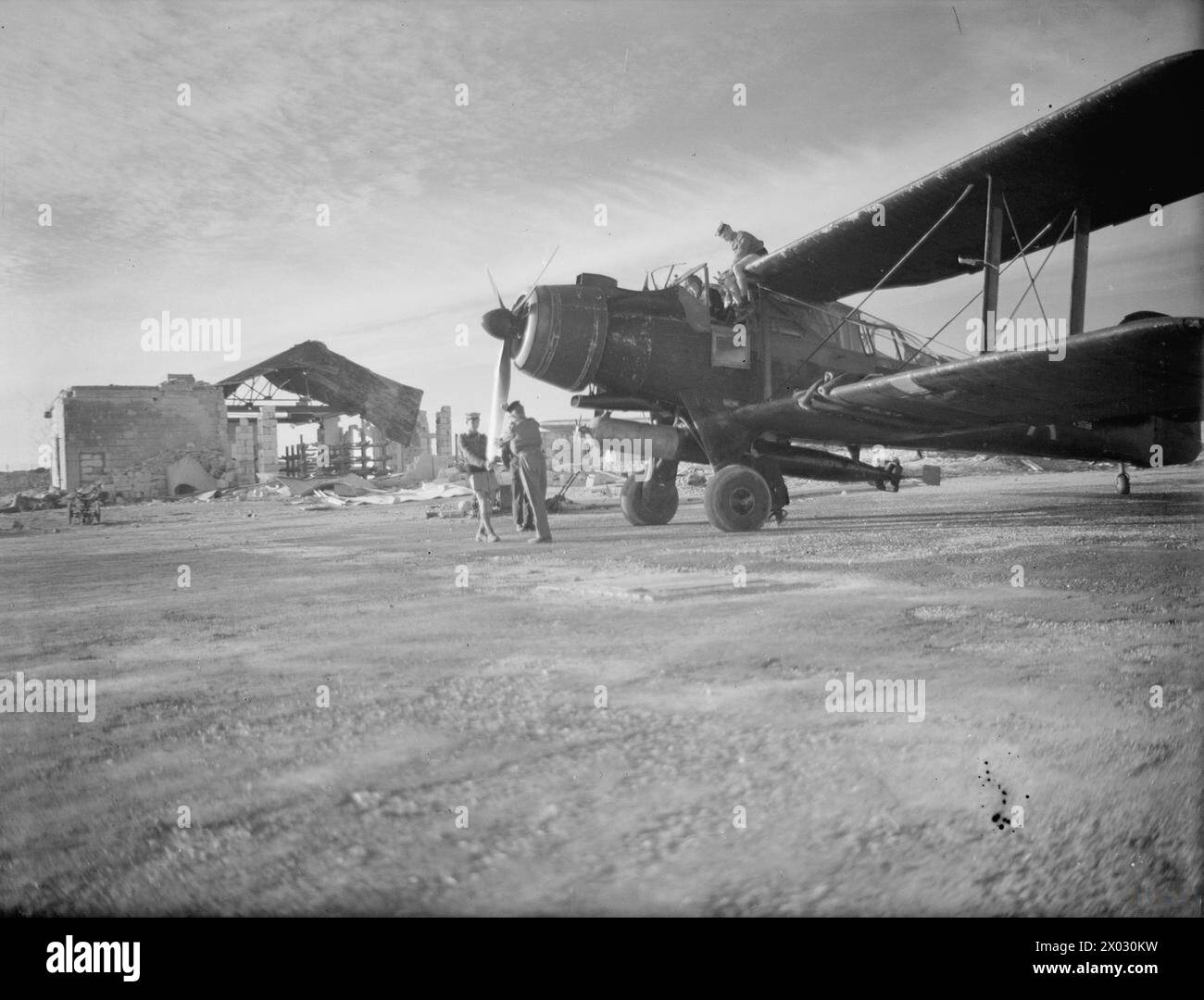 Axis smashing hi-res stock photography and images - Alamy