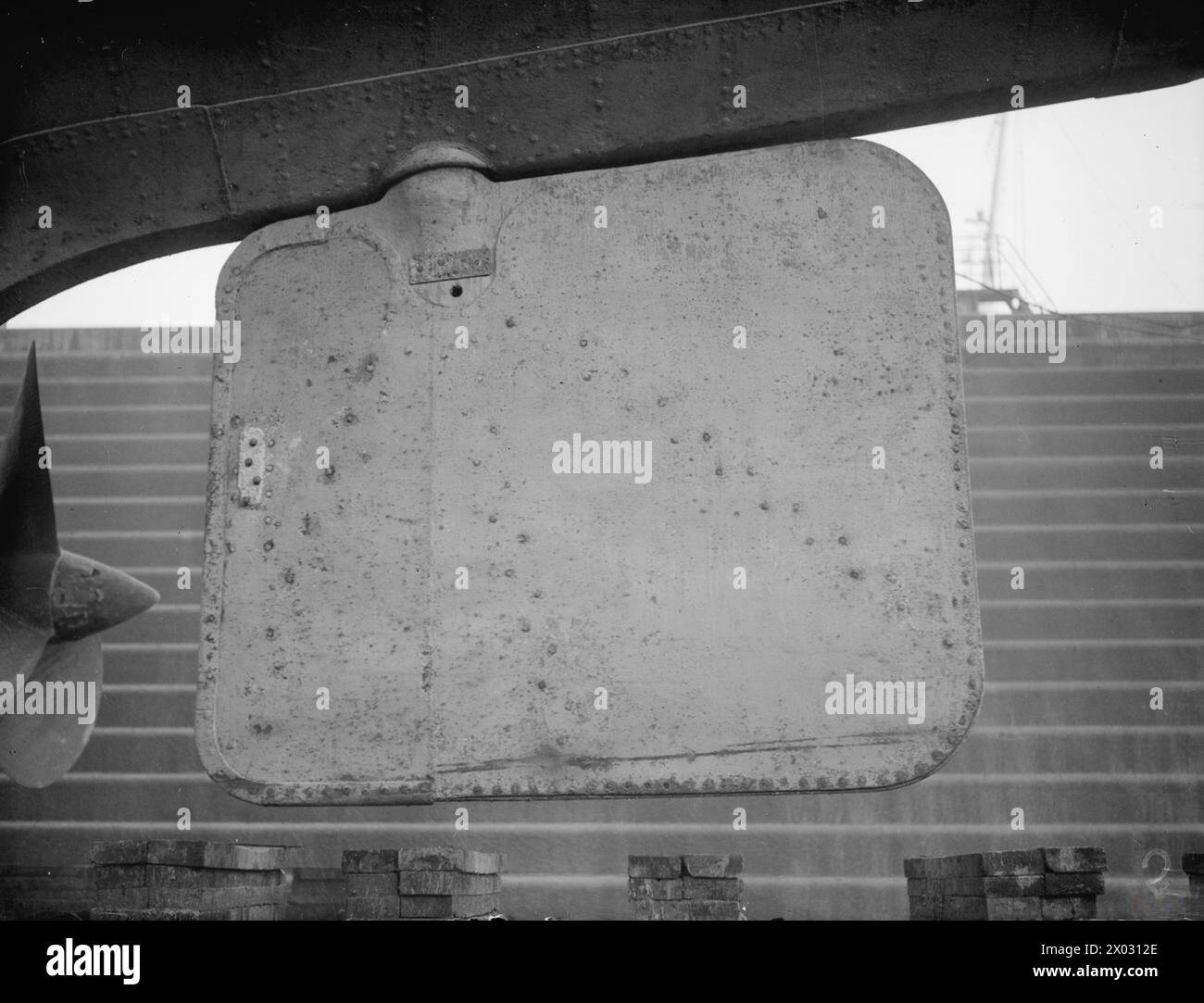 DAMAGE TO HMS EXE. 30 NOVEMBER 1943, GLASGOW. - The scratched rudder of ...