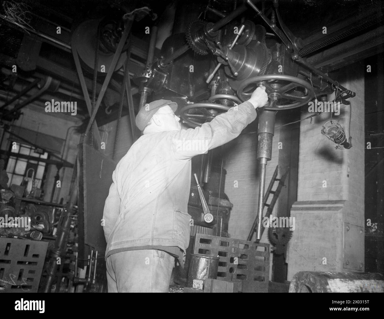 MEN BEHIND BRITAIN'S SHIPS. 15 DECEMBER 1944, ROLLO, GRAYSON & CLOVER ...
