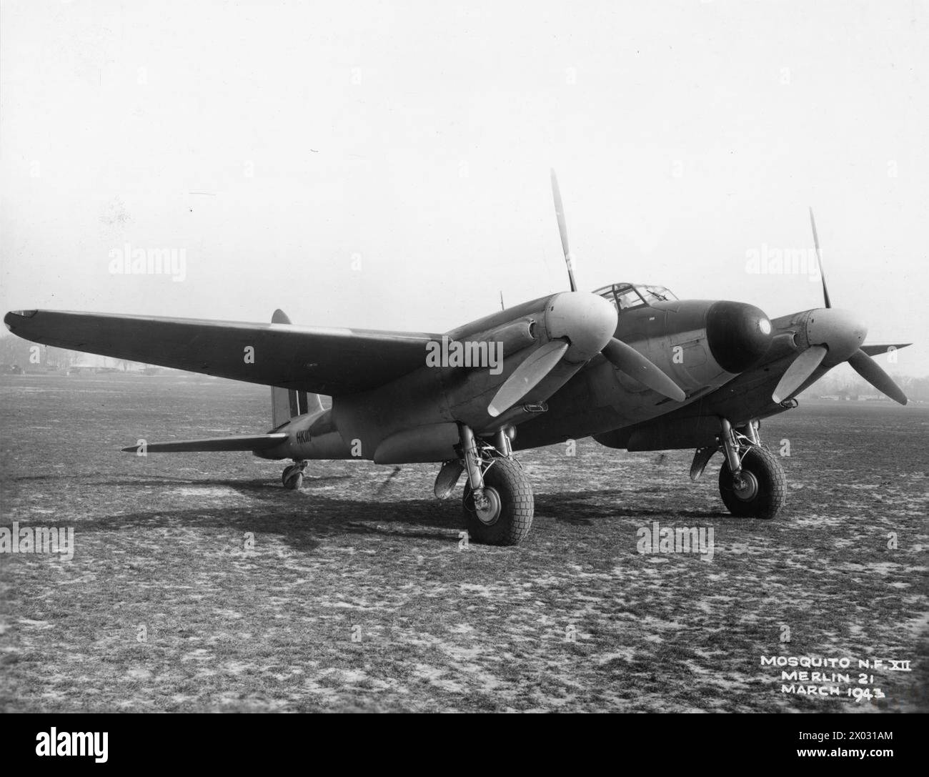 AIRCRAFT OF THE ROYAL AIR FORCE 1939-1945: DE HAVILLAND DH 98 MOSQUITO ...