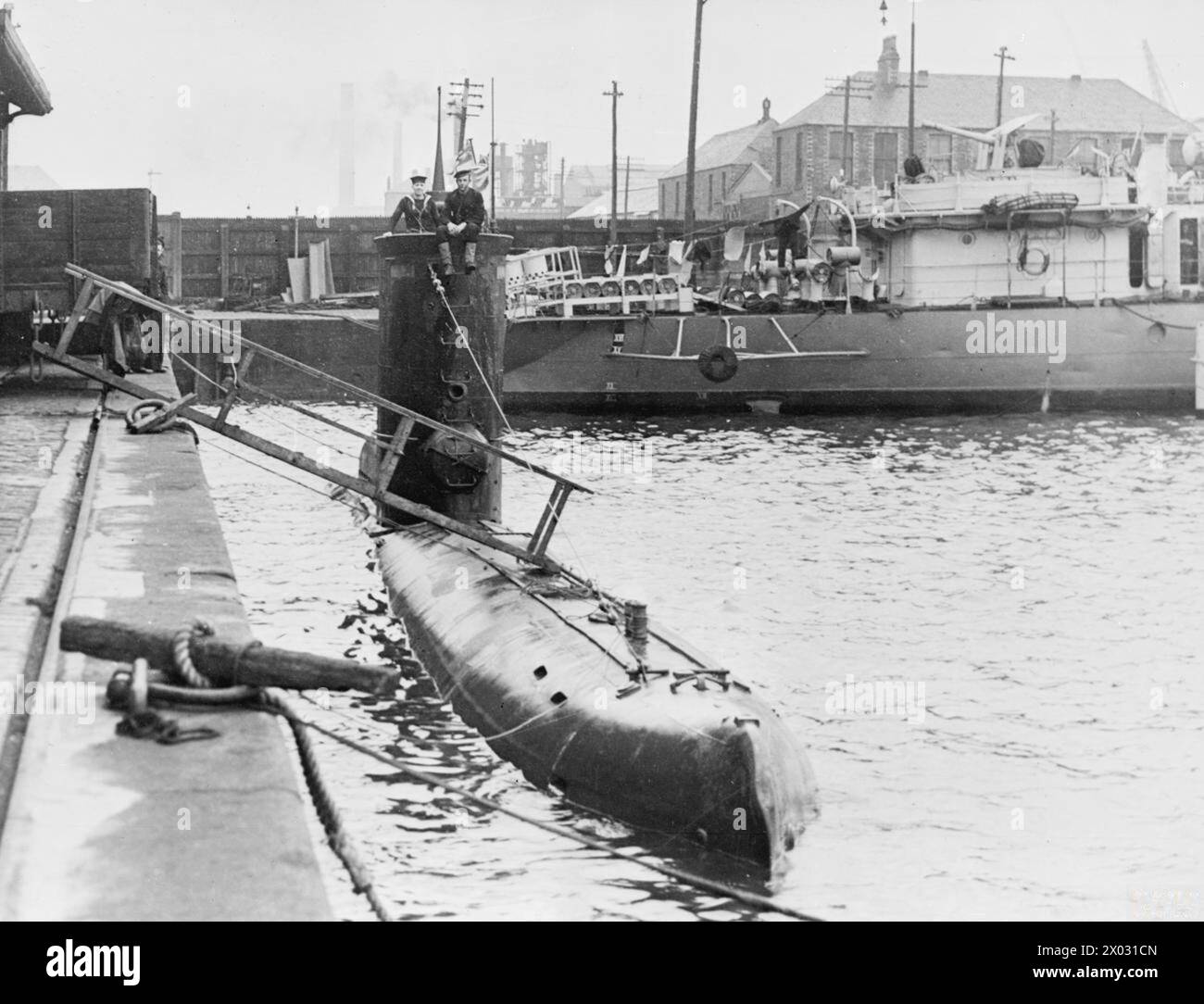U-BOAT SURRENDER. DUNDEE, MAY 1945. THE SURRENDER OF U-BOAT U 2326 ...