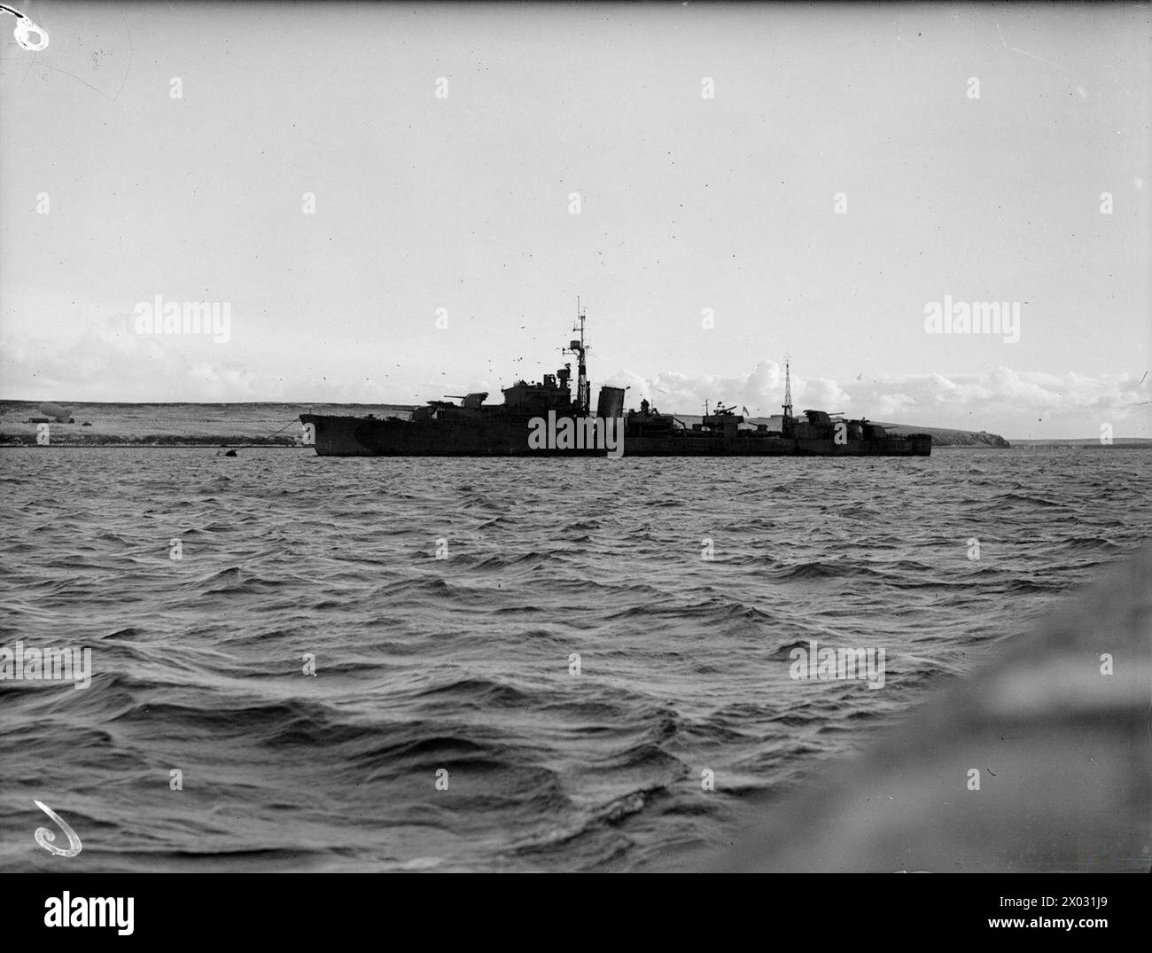 HMS SAUMAREZ BACK AFTER HELPING TO SINK THE SCHARNHORST. JANUARY 1944 ...