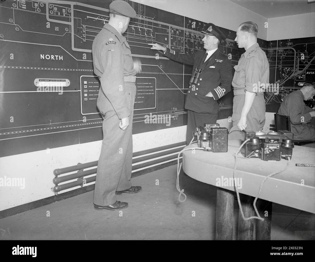 LAYING THE 17TH "PLUTO". 24 MAY 1945, ON BOARD THE CABLE LAYING SHIP ...