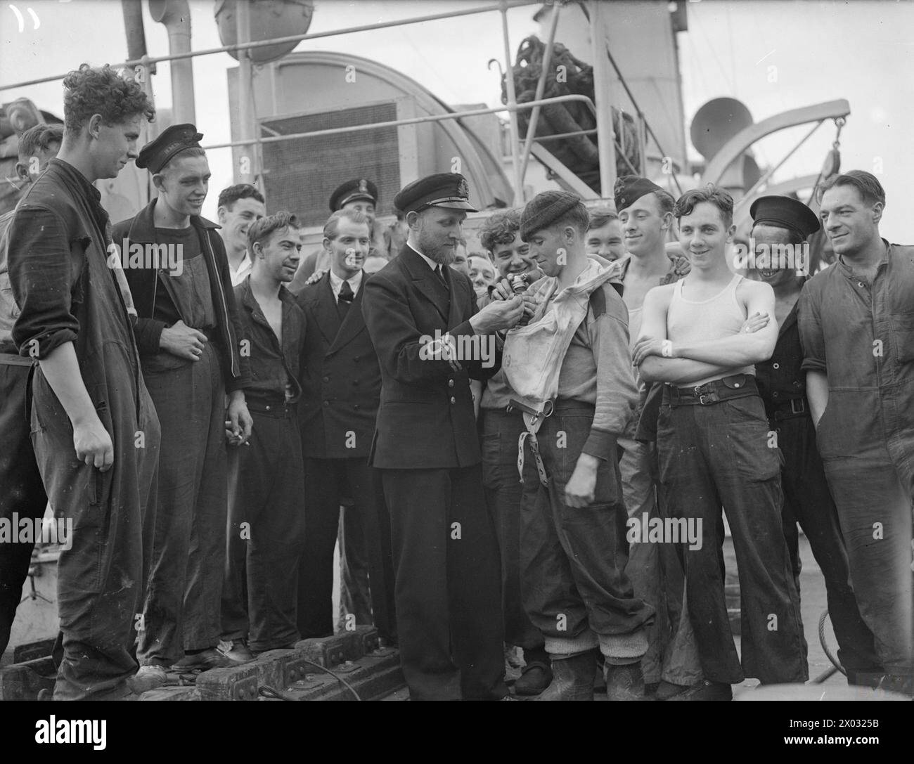 Escape from submarine apparatus hi-res stock photography and images - Alamy