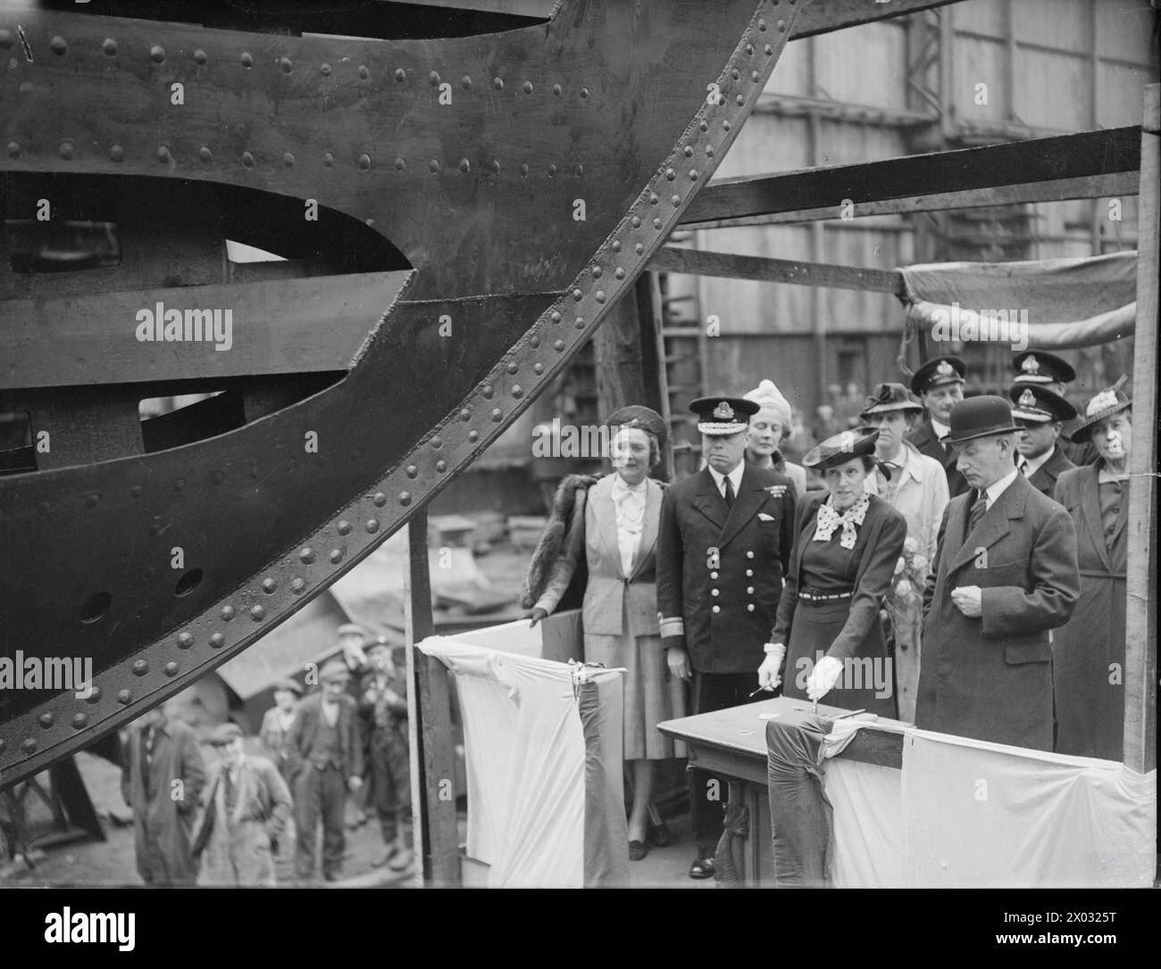 BRITISH SUBMARINE LAUNCHED. 19 JUNE 1943, BARROW ON FURNESS. THE LAUNCH ...