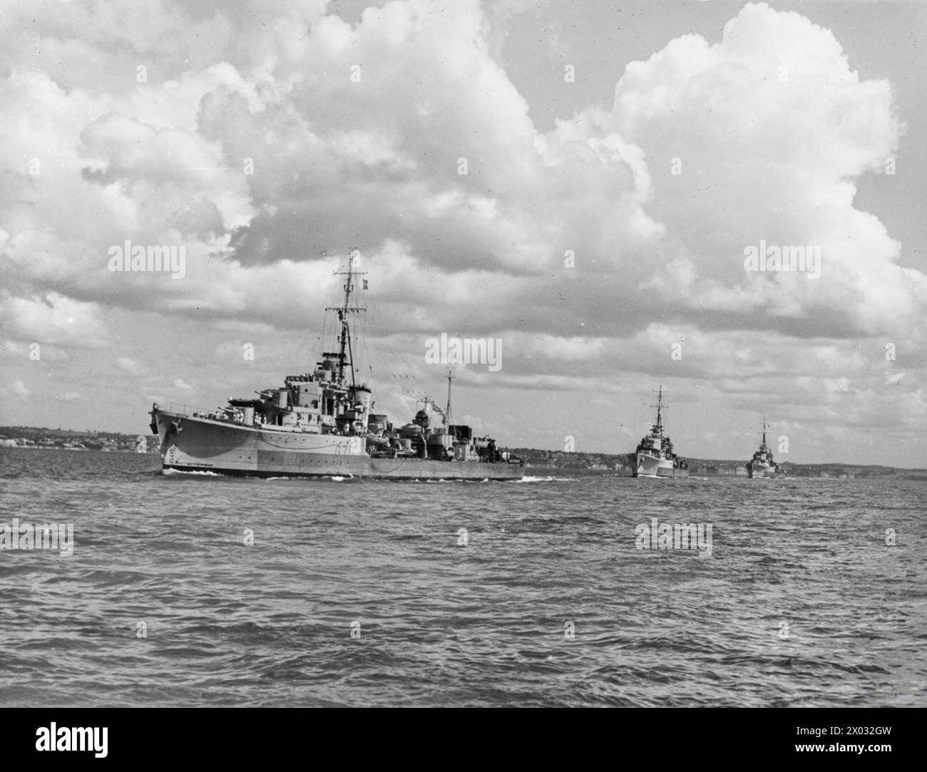THE BATTLESHIP HMS HOWE IN NEW ZEALAND WATERS. JANUARY 1945, ON BOARD ...
