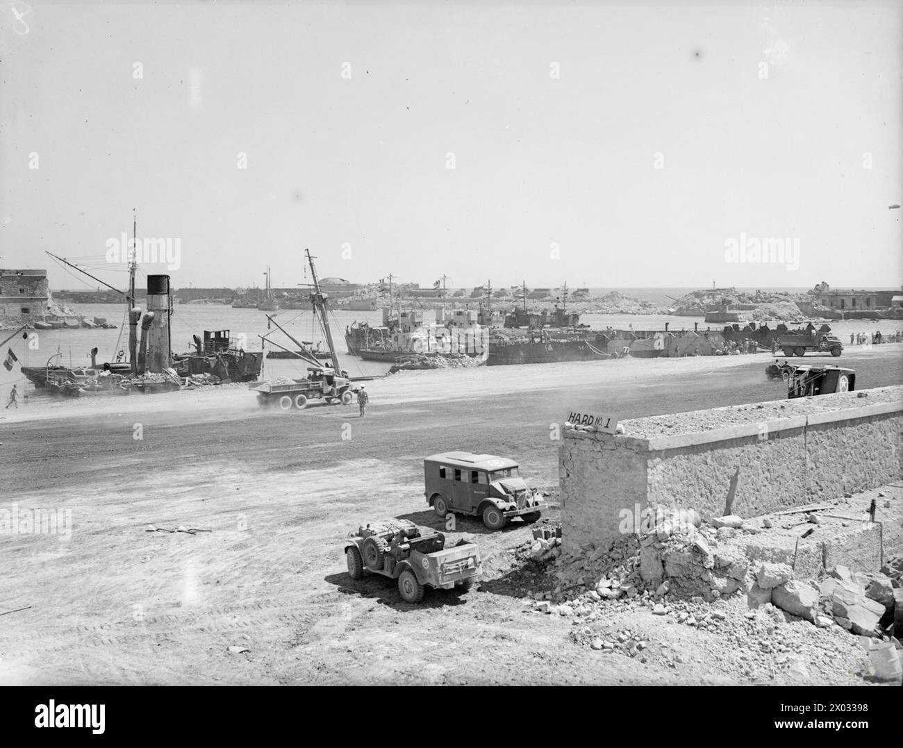 ROYAL NAVY GETS PORT OF ROME GOING AGAIN. 14 AND 15 JUNE 1944 ...