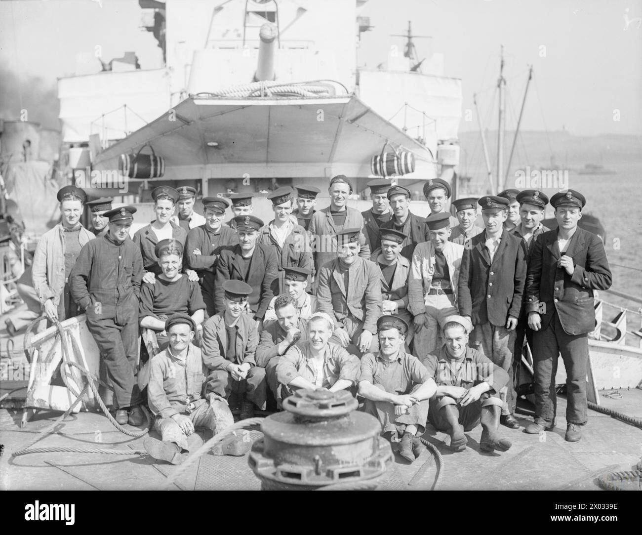 HMS AMAZON'S SAFE RETURN AFTER ARCTIC BATTLES. 10 MAY 1942, GOUROCK AND ...