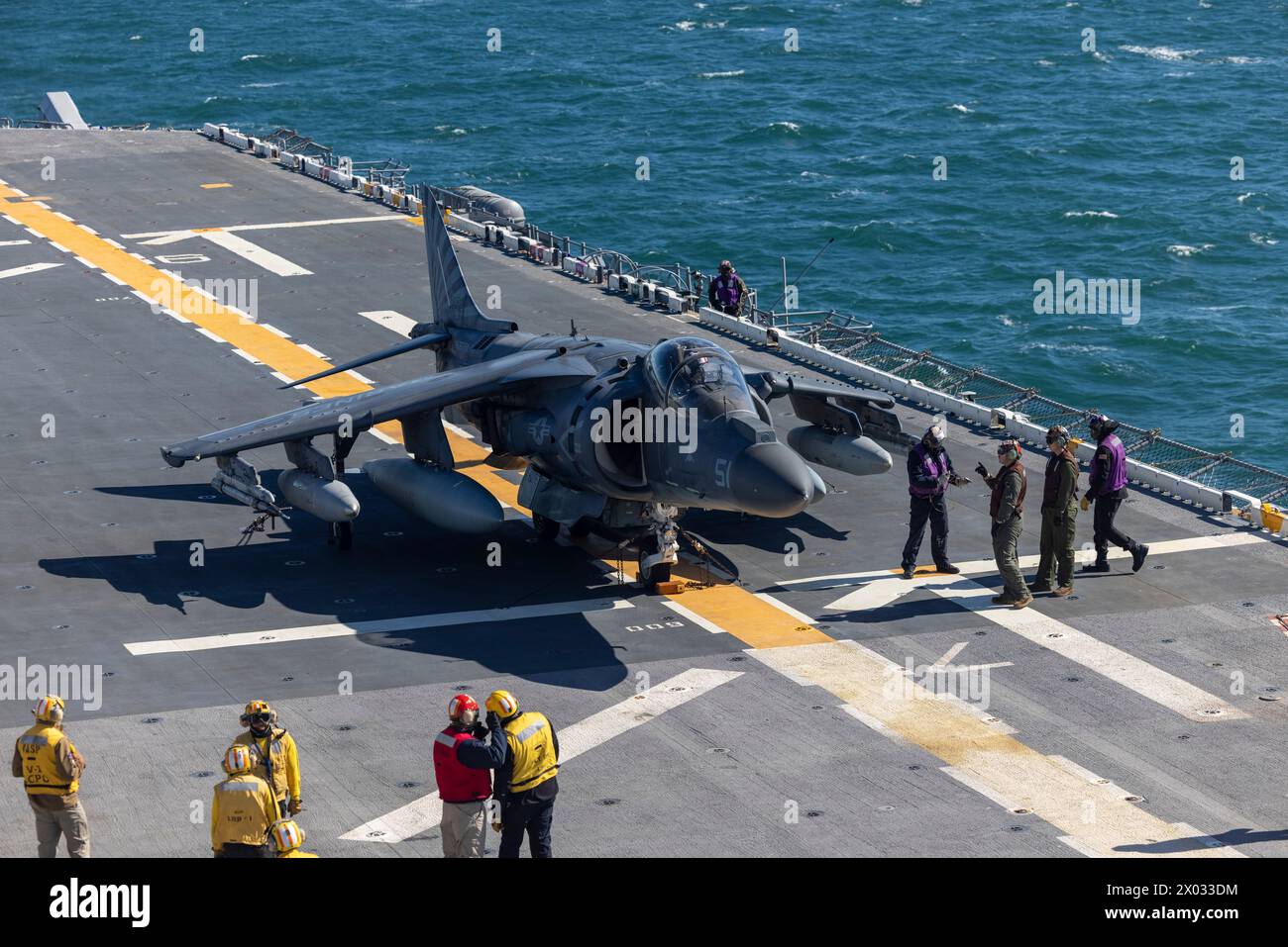 U.S. Marines with Marine Medium Tiltrotor Squadron 365 (Reinforced ...