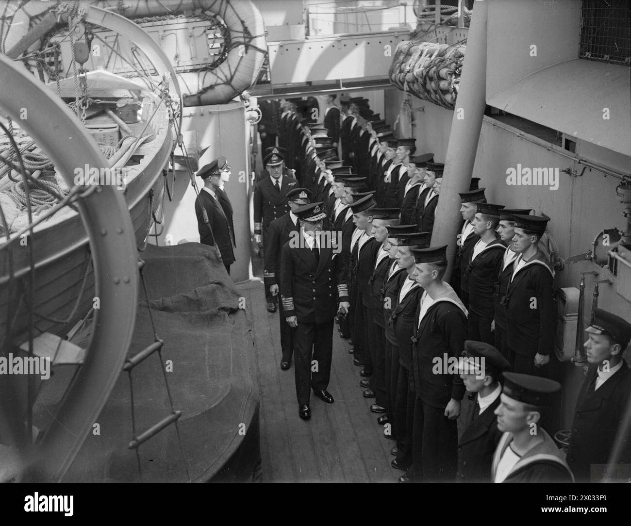 THE C-IN-C WESTERN APPROACHES, ADMIRAL SIR PERCY NOBLE, VISITS HMS ...