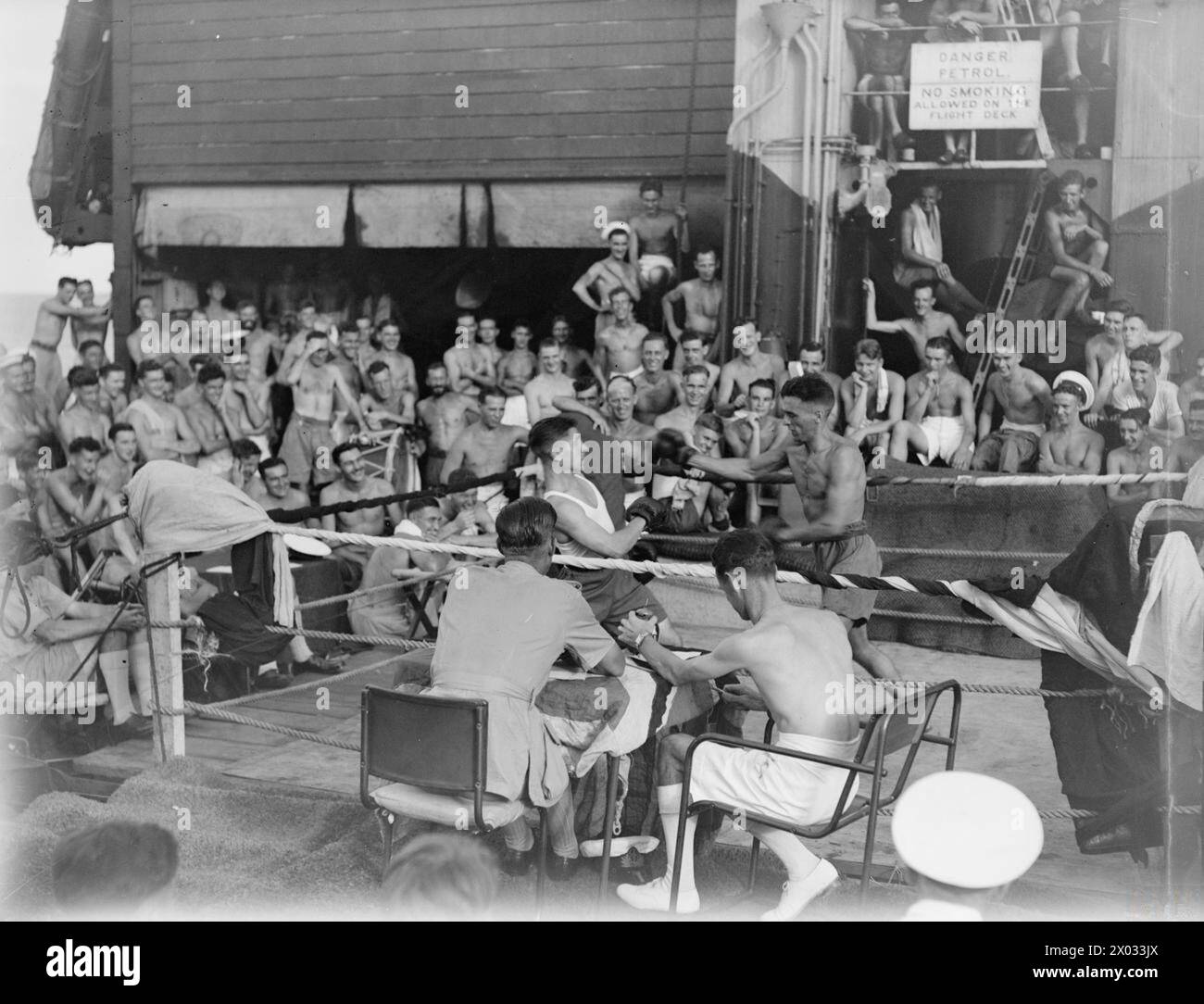 Boxing timekeeper hi-res stock photography and images - Alamy