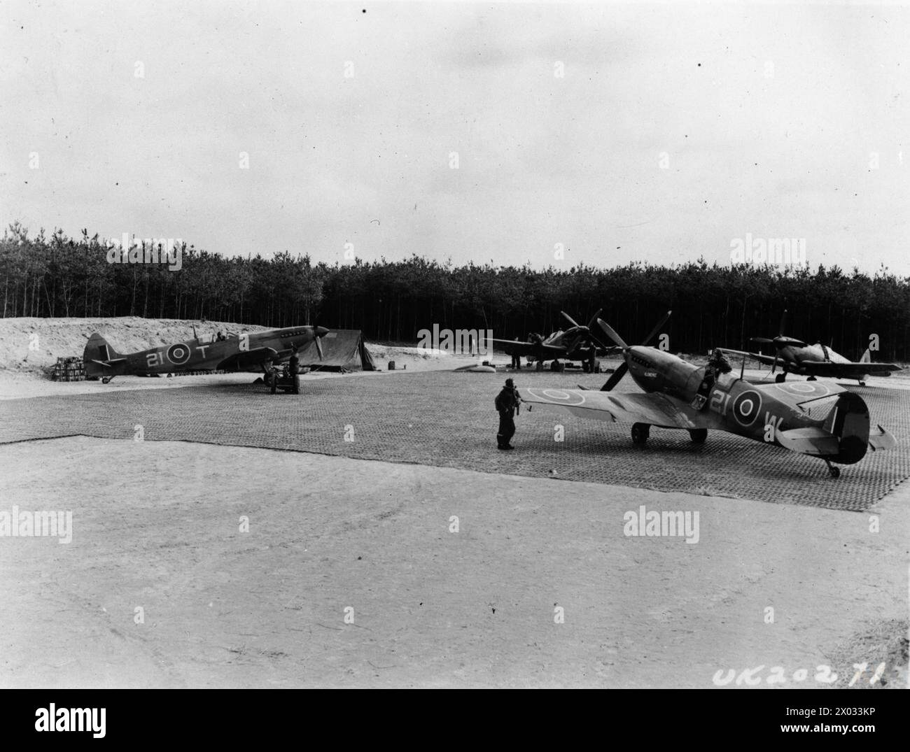 ROYAL AIR FORCE: 2ND TACTICAL AIR FORCE, 1943-1945. - Supermarine ...