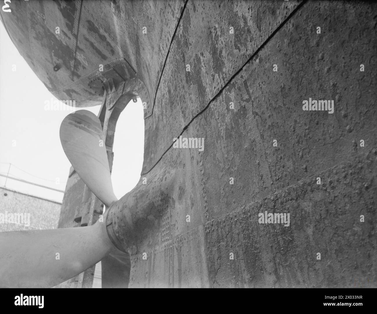 DAMAGE TO THE HULL OF THE MOTOR VESSEL "SILVERMAPLE". 18 MAY 1943 ...