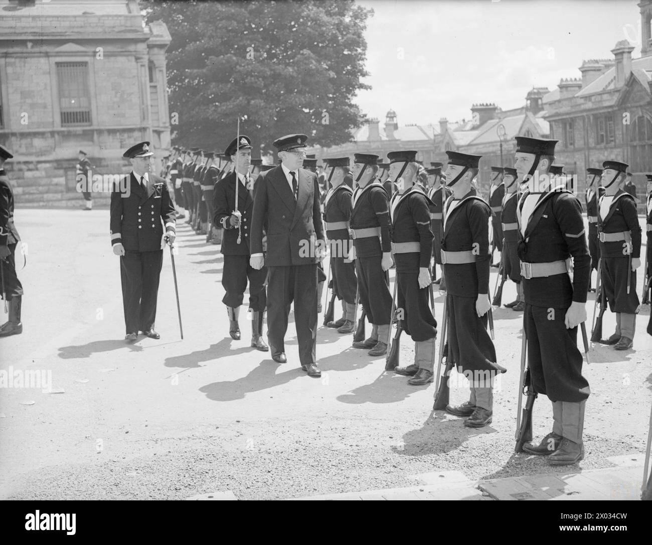 MR BRENDAN BRACKEN TOURS NAVAL ESTABLISHMENTS. 10 JULY 1945, PLYMOUTH ...