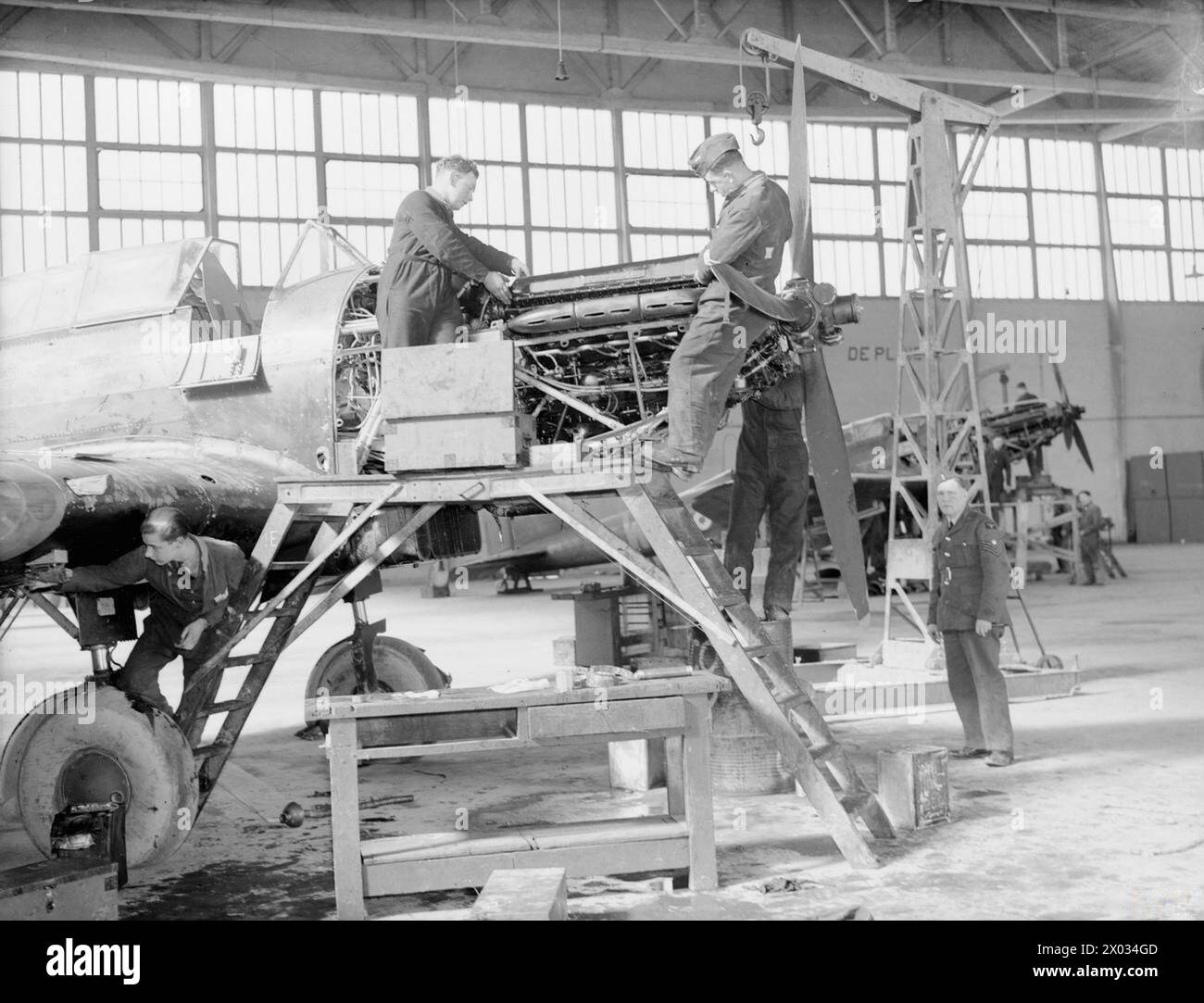 ROYAL AIR FORCE: FRANCE, 1939-1940. - Mechanics of No. 226 Squadron RAF ...