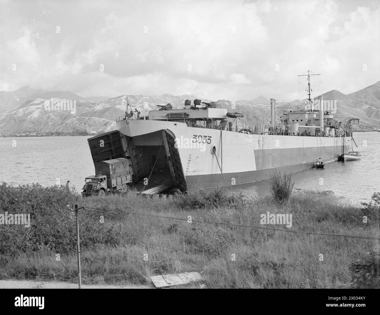 THE NAVY LANDS MOBILE WT STATION AT HONG KONG. 6 OCTOBER 1945 ...