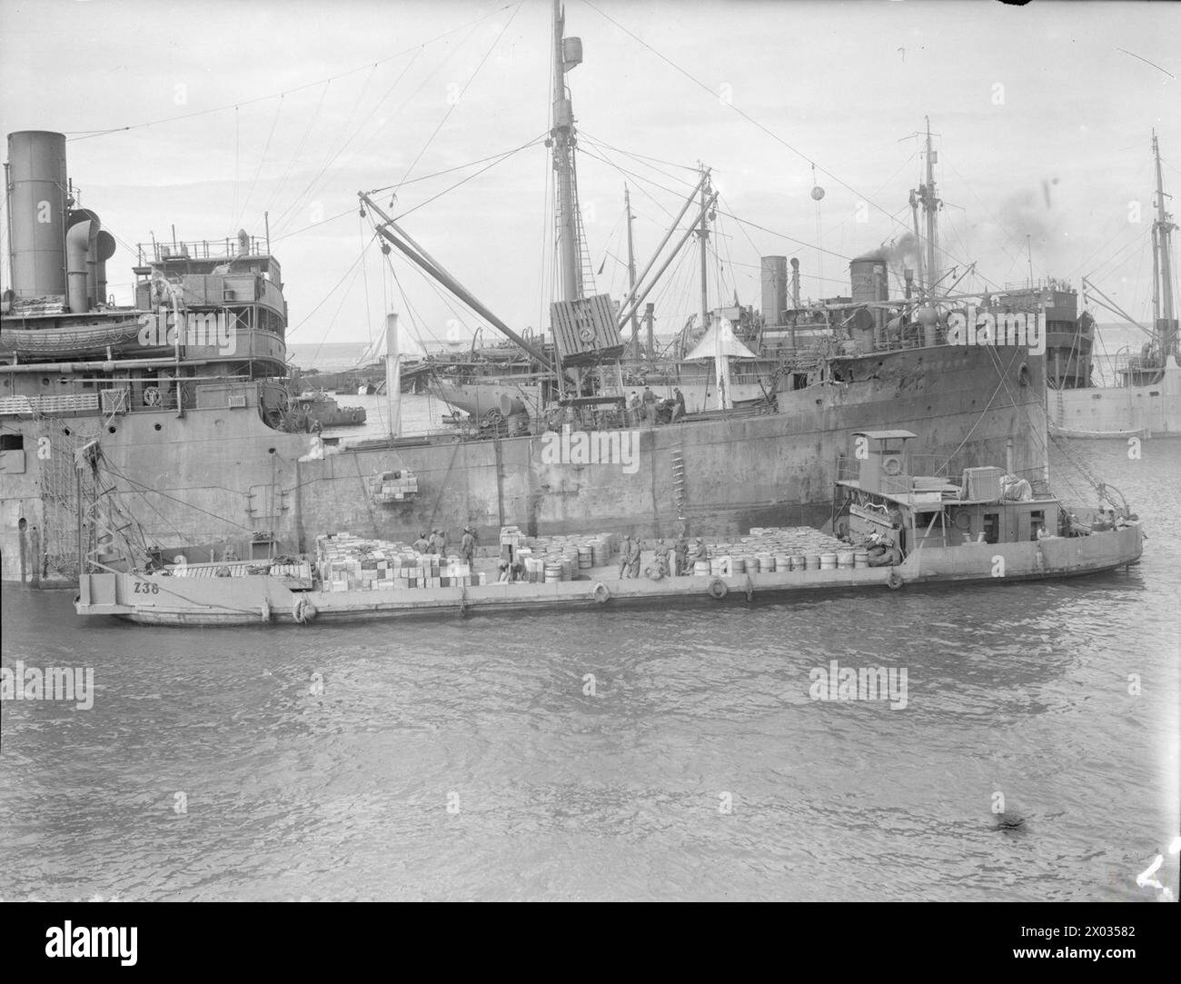 Army and navy cooperation hi-res stock photography and images - Alamy
