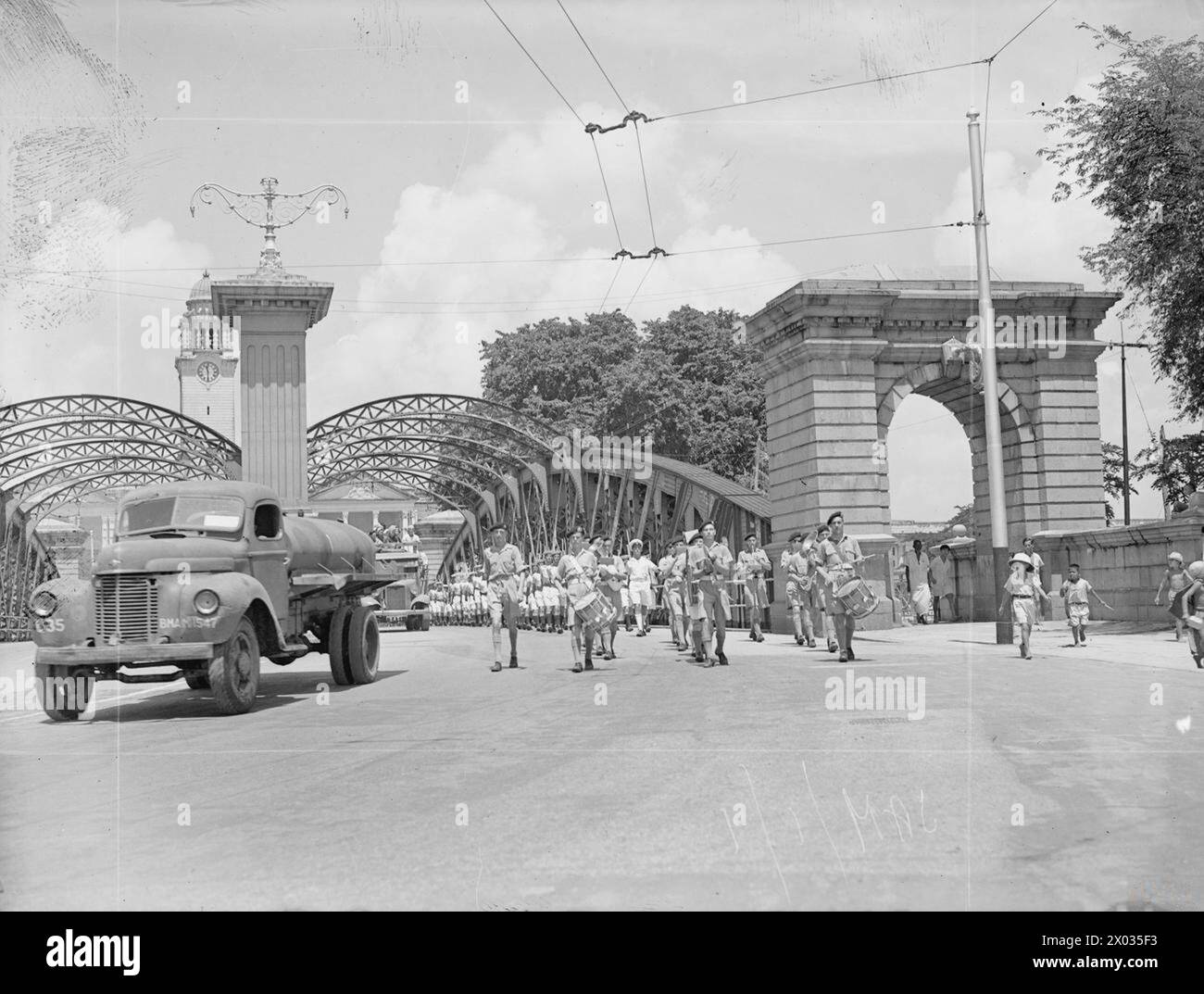 MEN FROM BRITISH CRUISER PARADE IN SINGAPORE. 22 OCTOBER 1945 ...