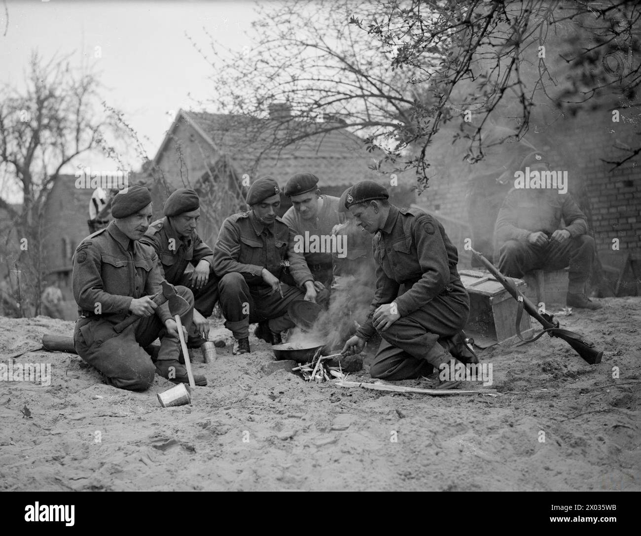 MARINE COMMANDOS AFTER STORMING WESEL. 28 MARCH 1945, DREVENACK ...