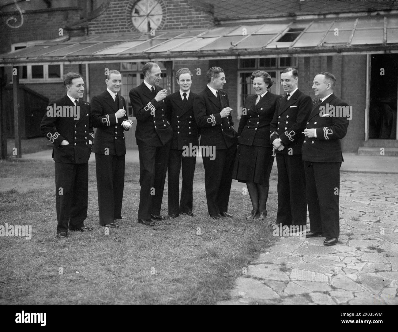 Naval officers club hi-res stock photography and images - Alamy
