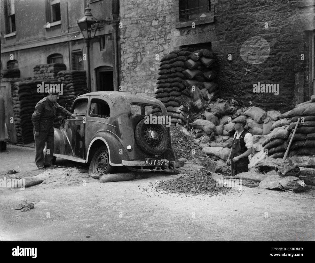 Bombs gate hi-res stock photography and images - Alamy