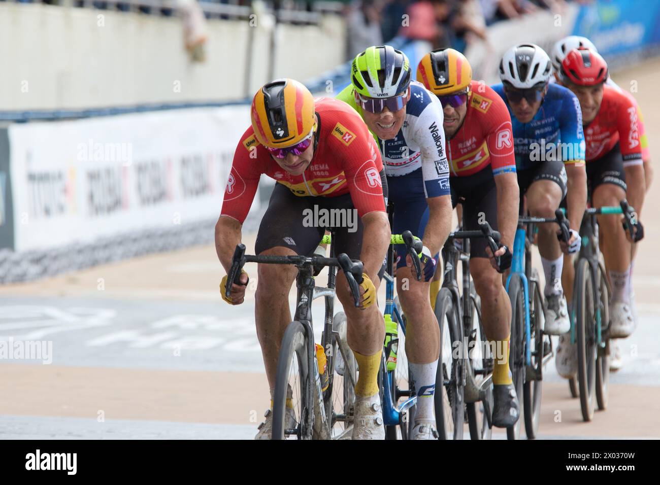 Paris Roubaix 2024 Mathieu van der Poel secures second consecutive ...