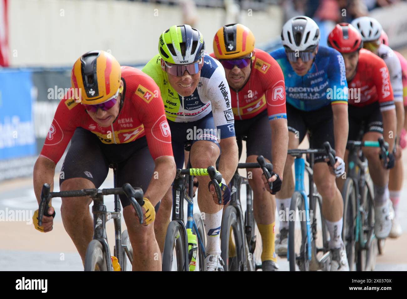 Paris Roubaix 2024 Mathieu van der Poel secures second consecutive ...